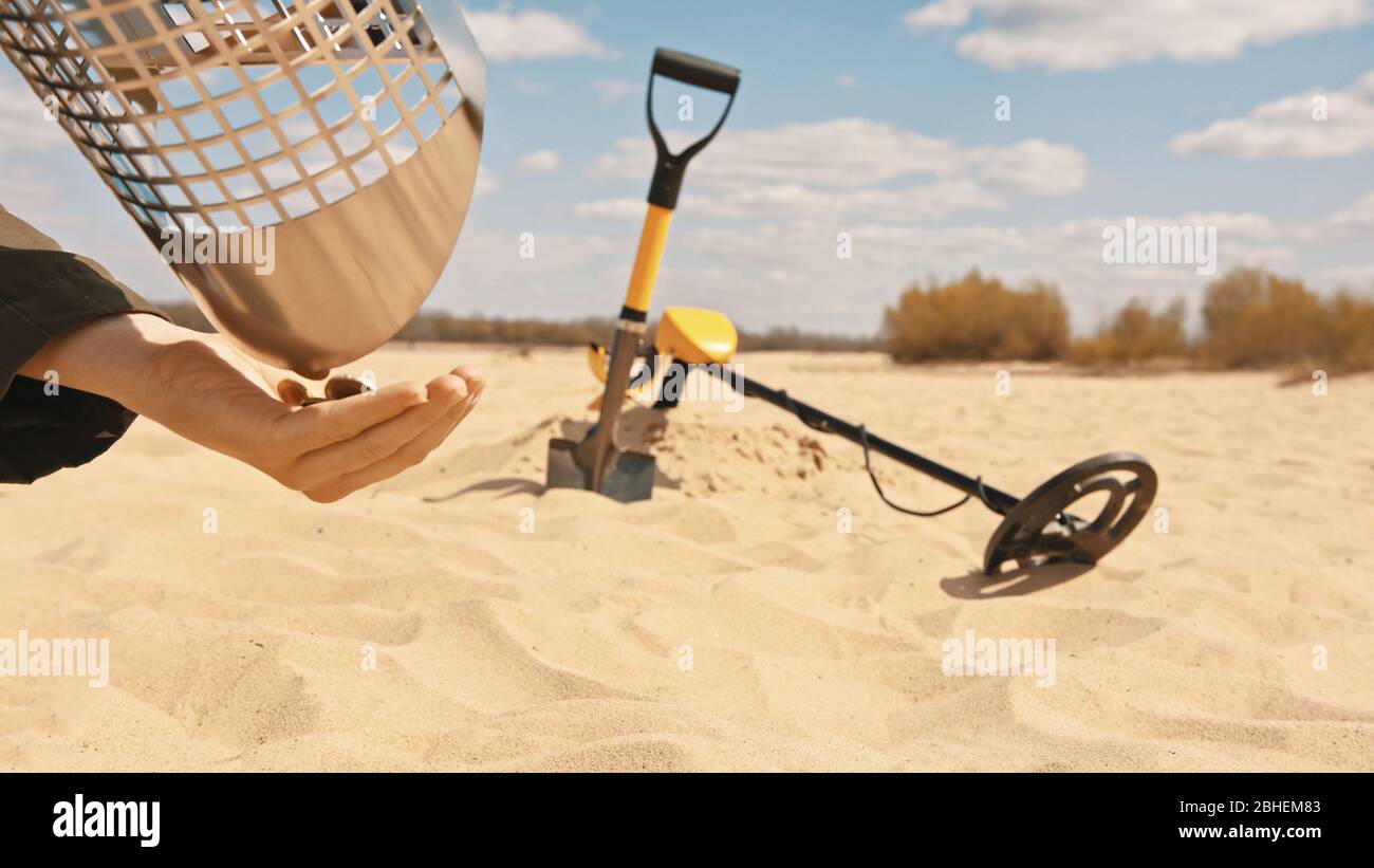 Sieve sand beach hi-res stock photography and images - Alamy