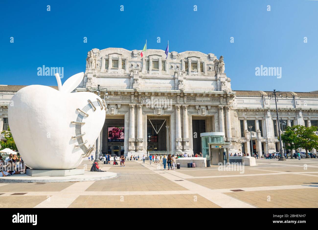 Sculpture day by michelangelo hi-res stock photography and images - Alamy