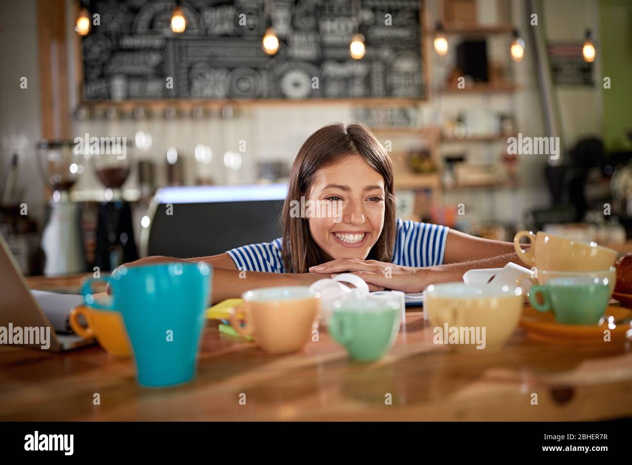Small to big cups hi-res stock photography and images - Alamy