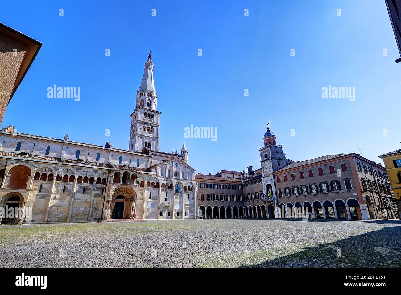 Modena cathedral panorama hi-res stock photography and images - Alamy