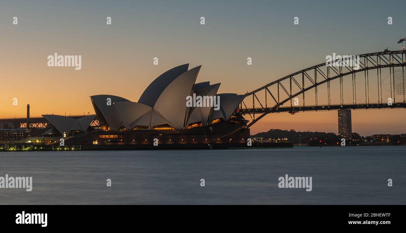 Night view downtown sydney australia hi-res stock photography and ...