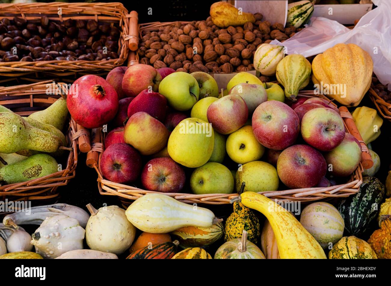 Fruit stall countryside italy hi-res stock photography and images - Alamy