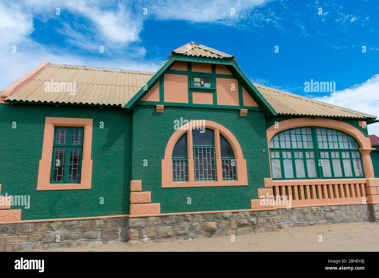 German colonial house hi-res stock photography and images - Alamy