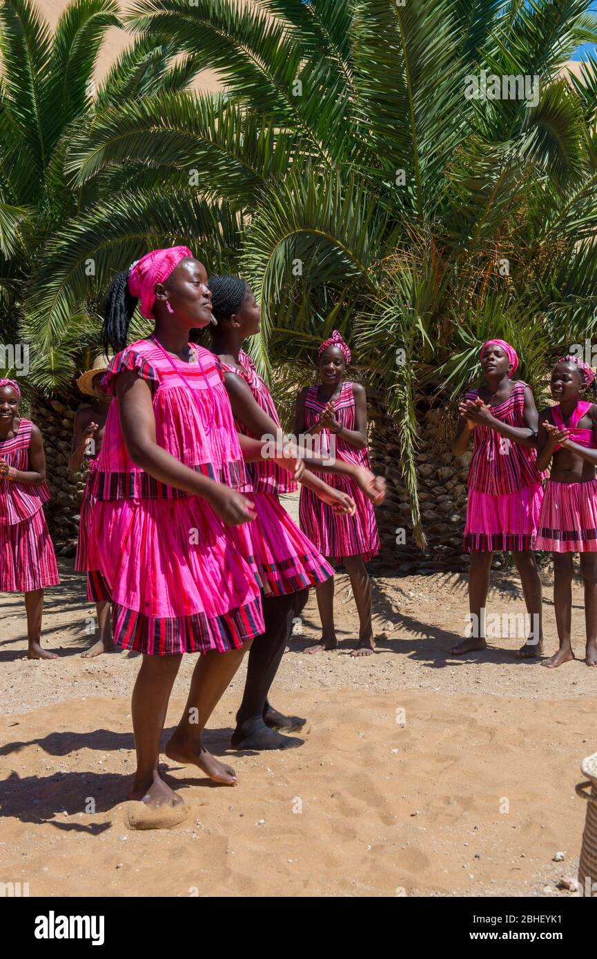 School dance hi-res stock photography and images - Alamy