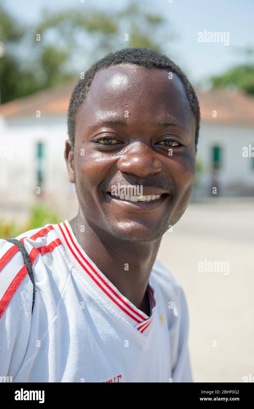 Angolan man hi-res stock photography and images - Alamy