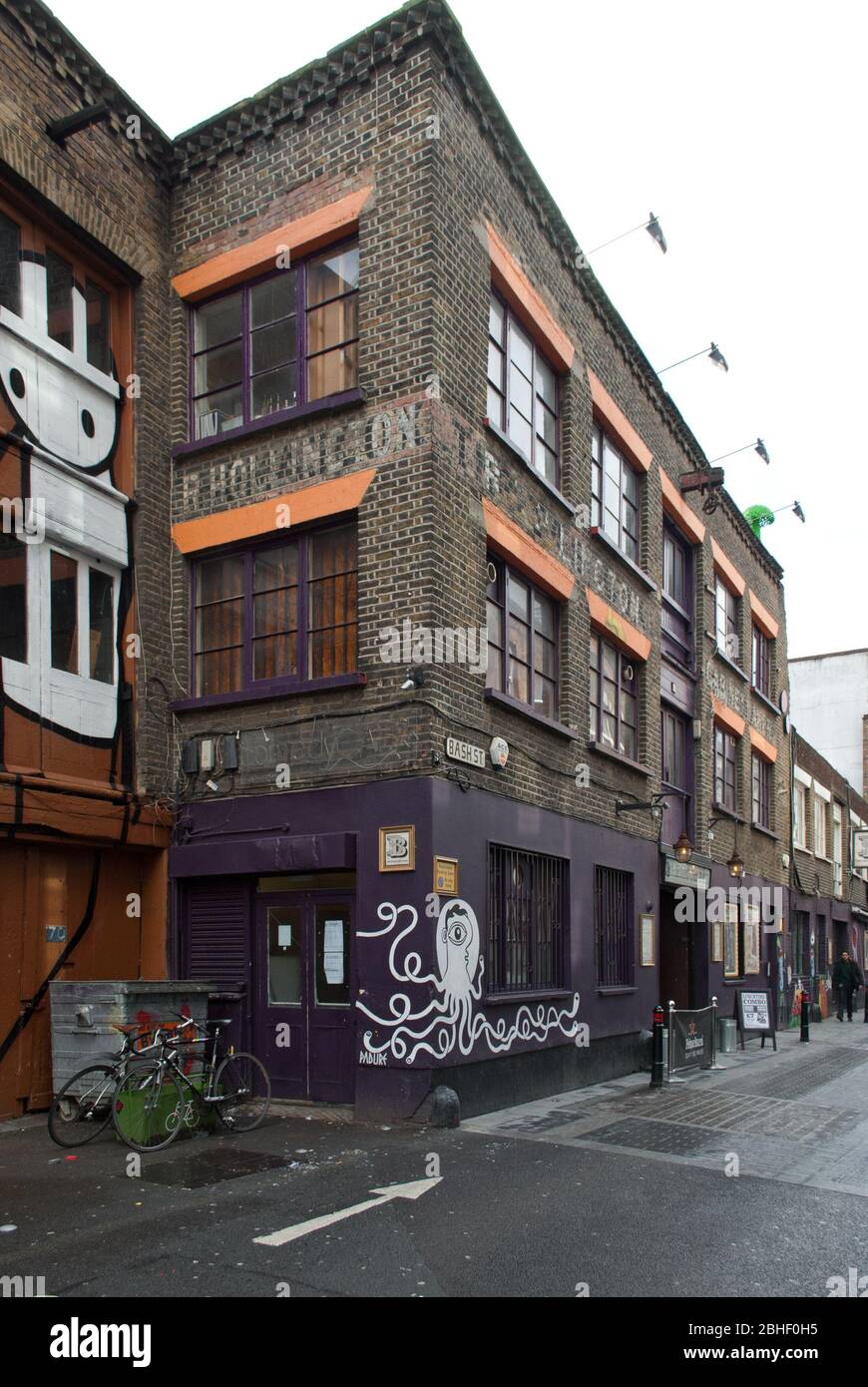 Shops in London Borough of Hackney, EC2 Stock Photo - Alamy