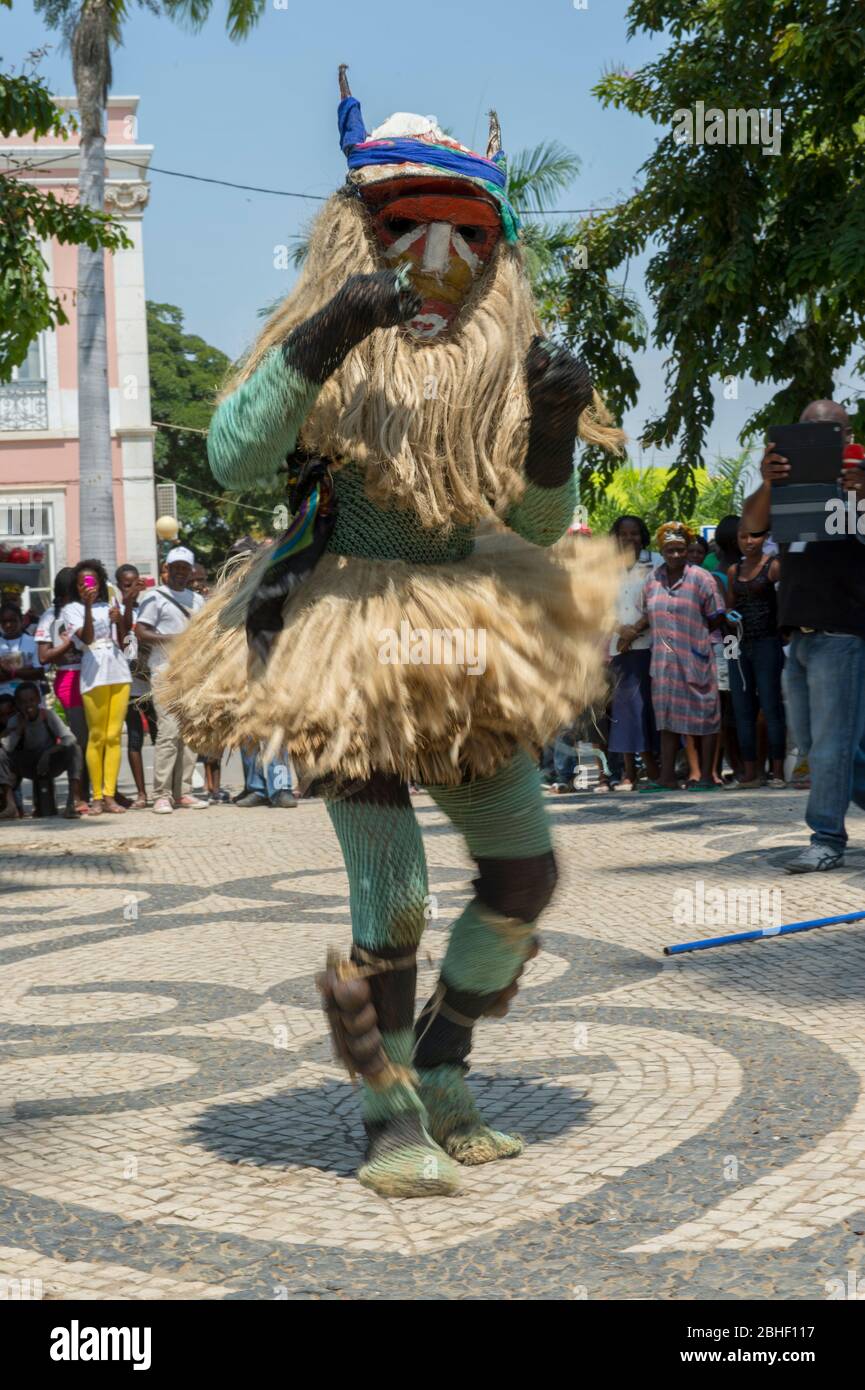 Angola dance hi-res stock photography and images - Alamy