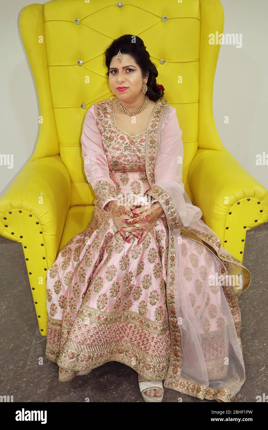 Indian wedding sofa hi-res stock photography and images - Alamy