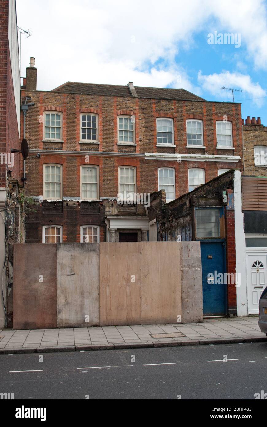 Haggerston london houses hi-res stock photography and images - Alamy