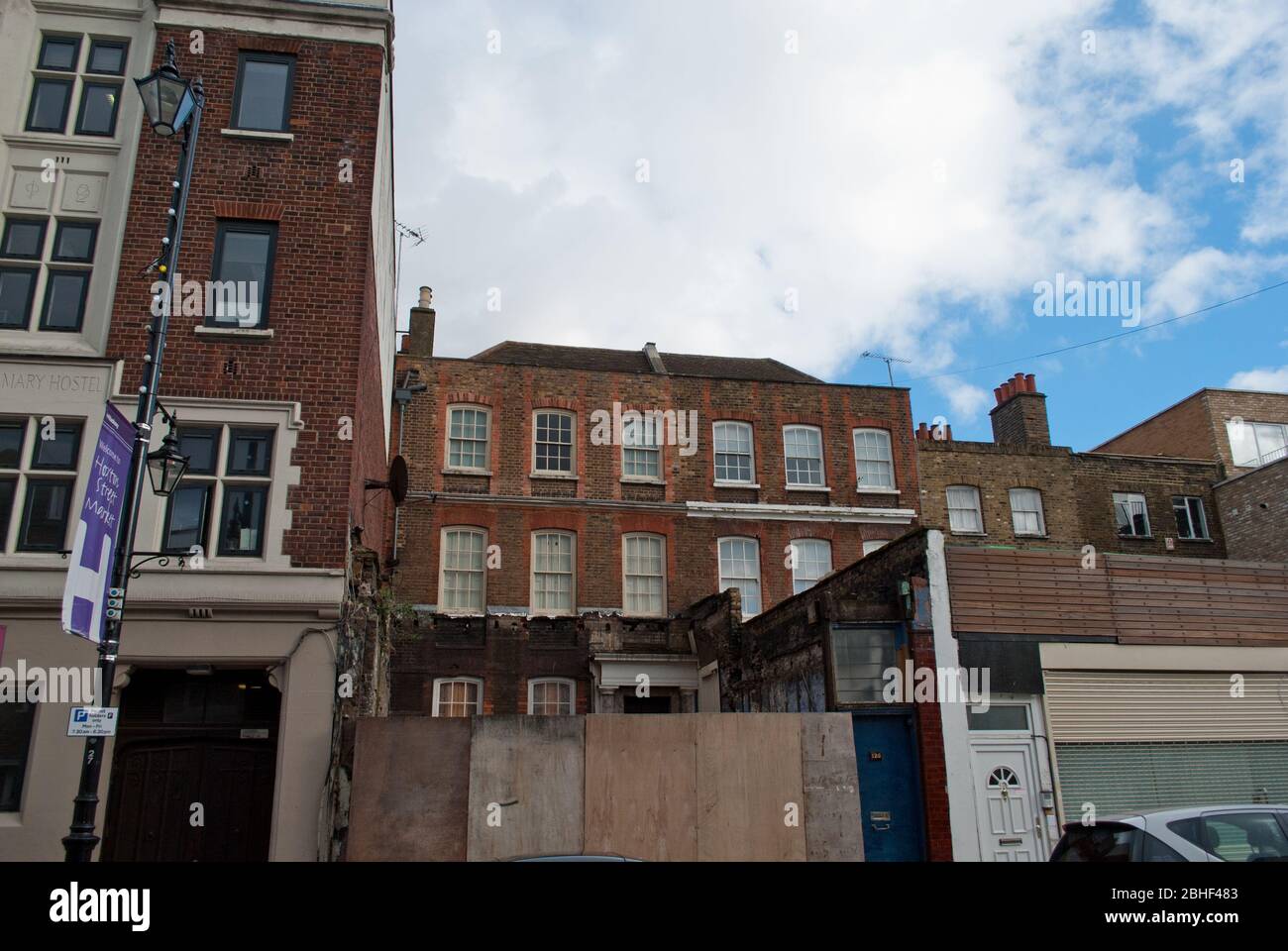 Haggerston london houses hi-res stock photography and images - Alamy