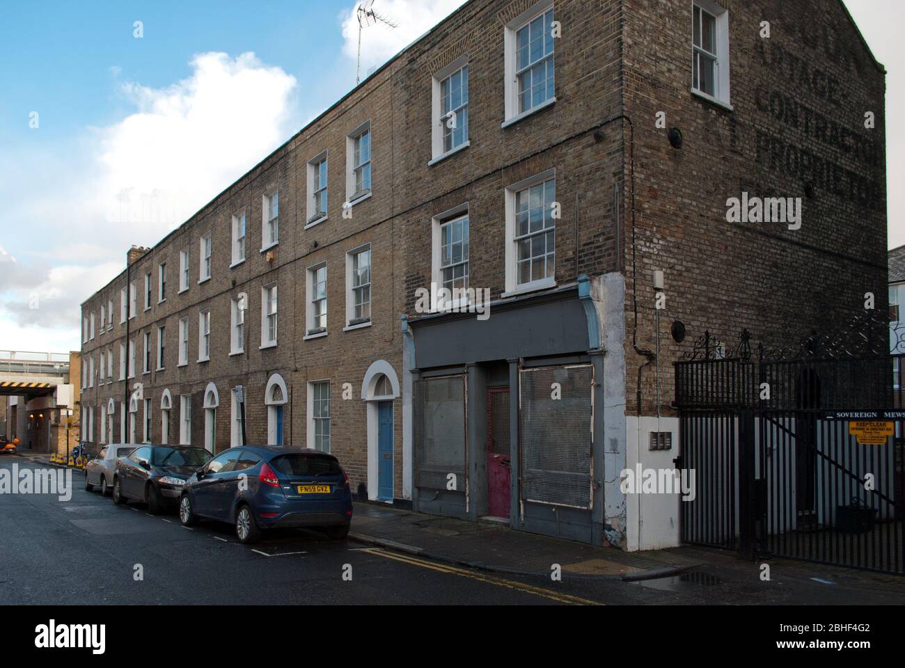 Haggerston london houses hi-res stock photography and images - Alamy