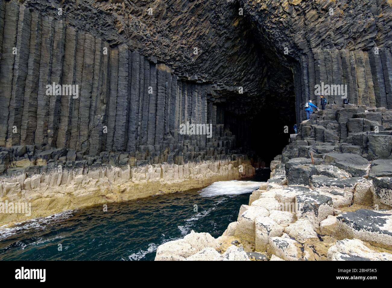Iona scotland cave hi-res stock photography and images - Alamy