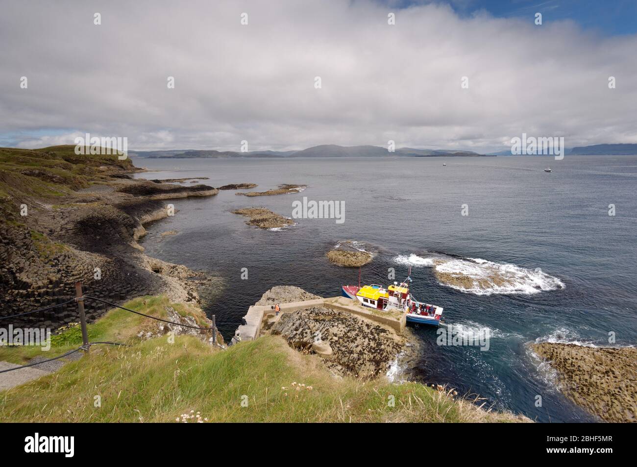 Iona scotland cave hi-res stock photography and images - Alamy