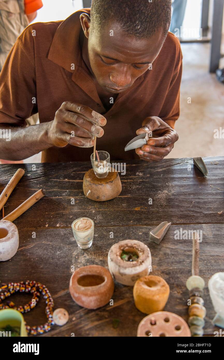 Glass dust hi-res stock photography and images - Alamy