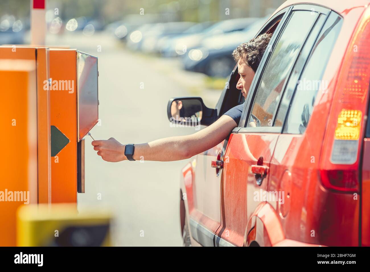 Person entering car hi-res stock photography and images - Alamy
