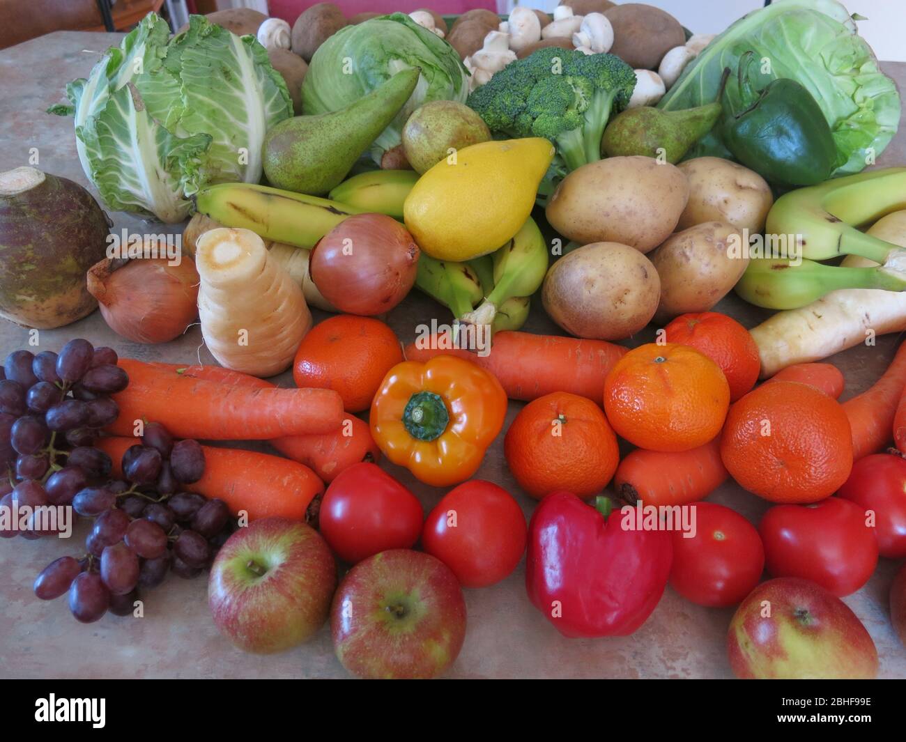 Healthy eating for your 5-a-day: an array of fresh fruit and vegetables ...