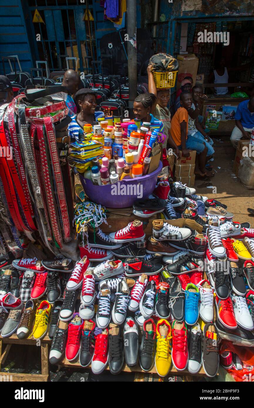 Busy street scene (Kissy Street) in Freetown, Sierra Leone Stock Photo ...
