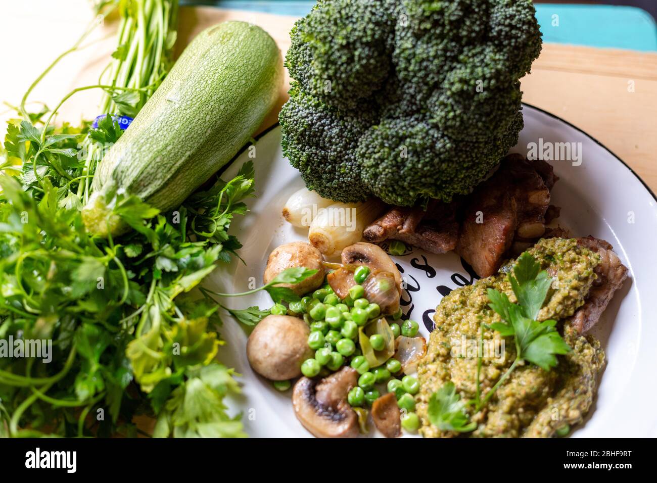 Plate full of fruit and vegetables hi-res stock photography and images ...
