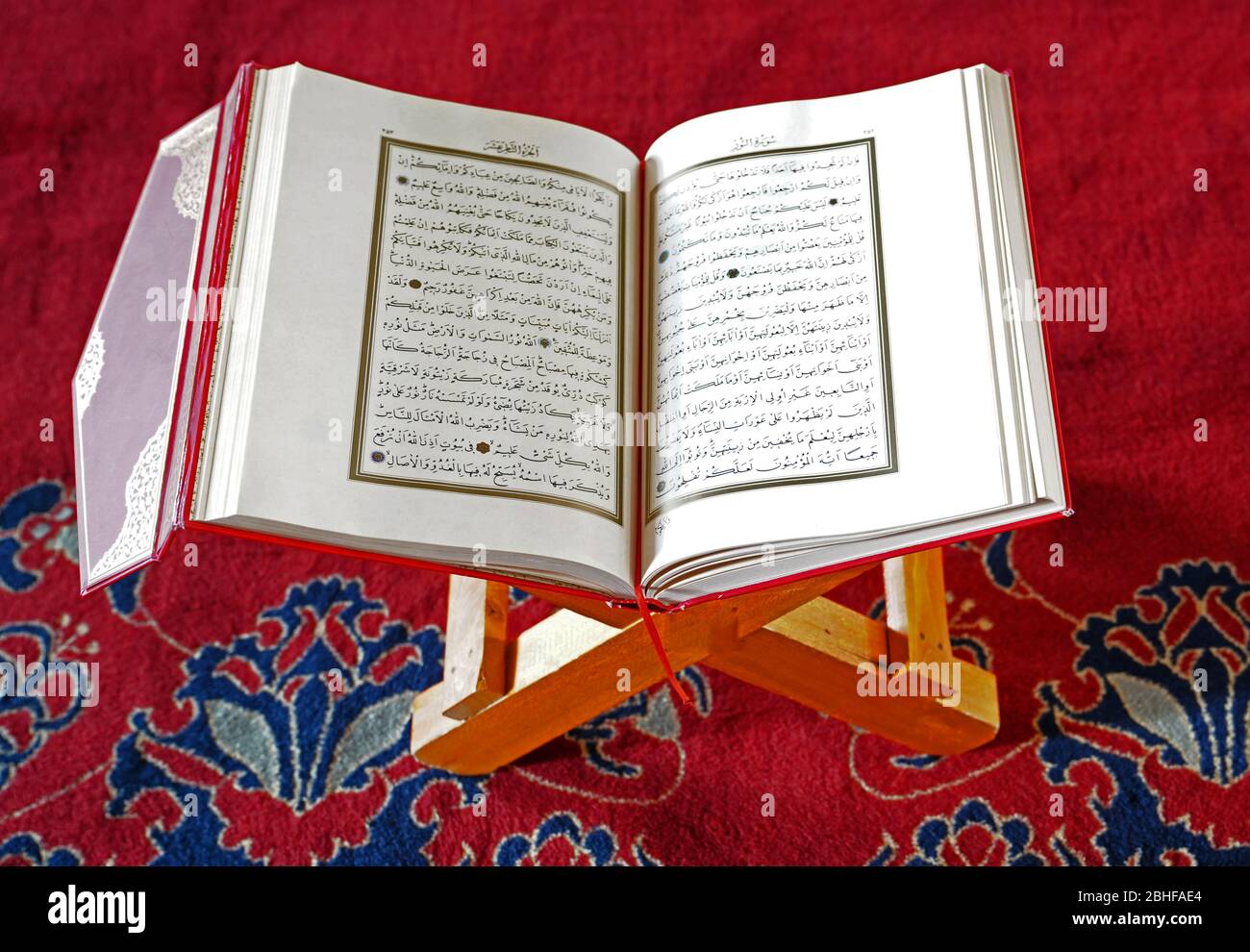 Quran open stand hi-res stock photography and images - Alamy