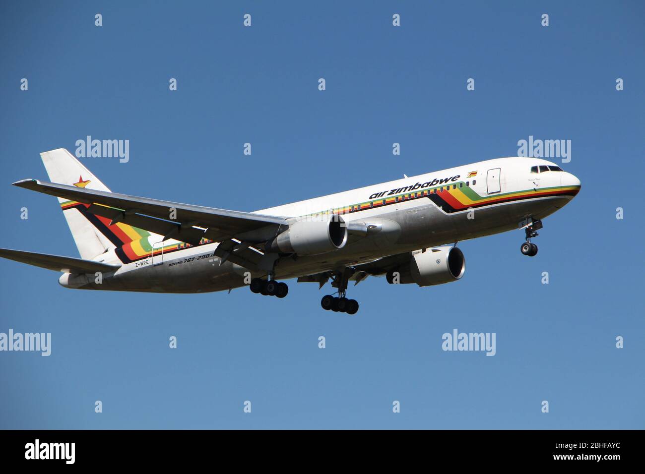Air zimbabwe aircraft hi-res stock photography and images - Alamy
