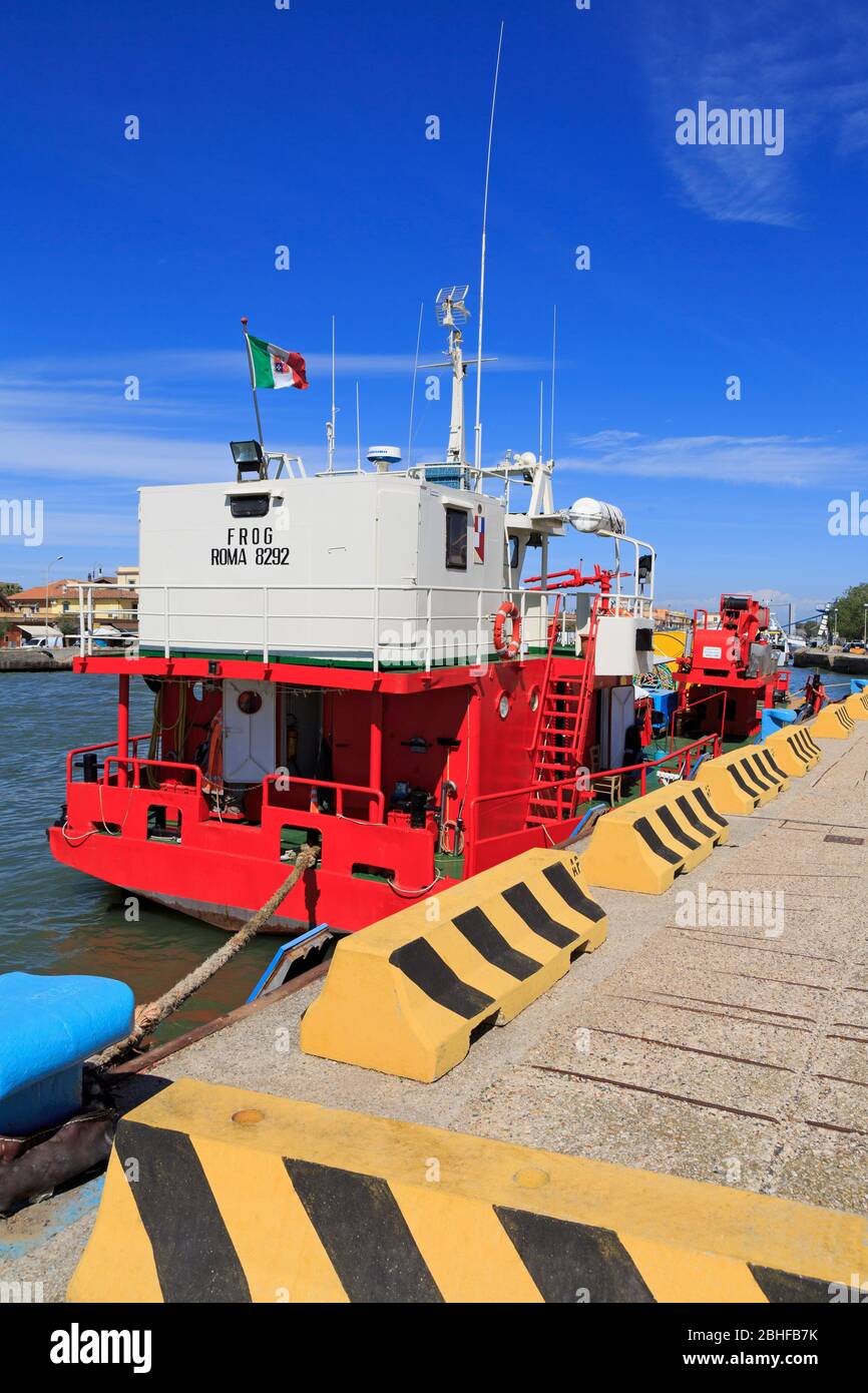 Pollution ship hi-res stock photography and images - Alamy