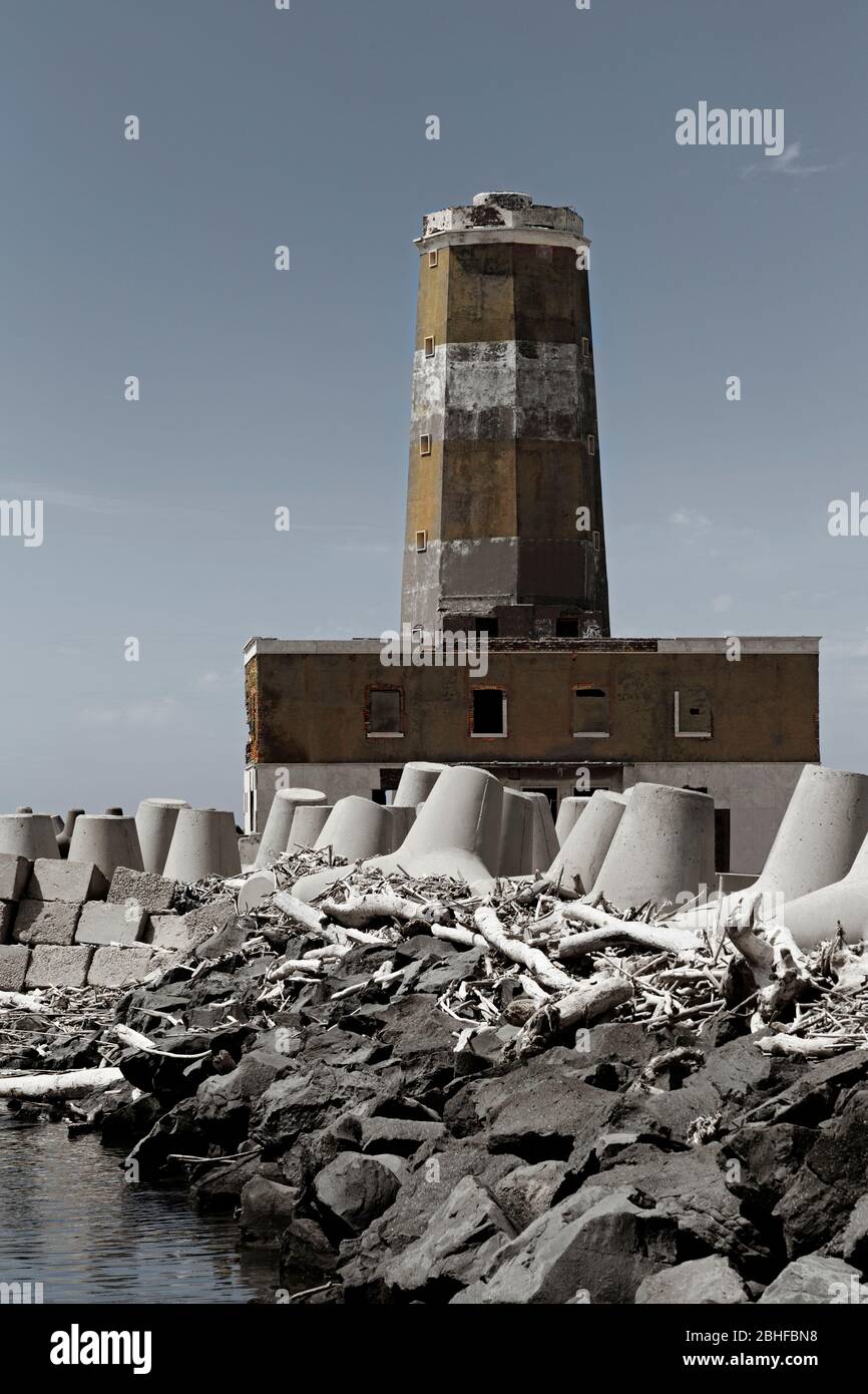 Inactive lighthouse hi-res stock photography and images - Alamy