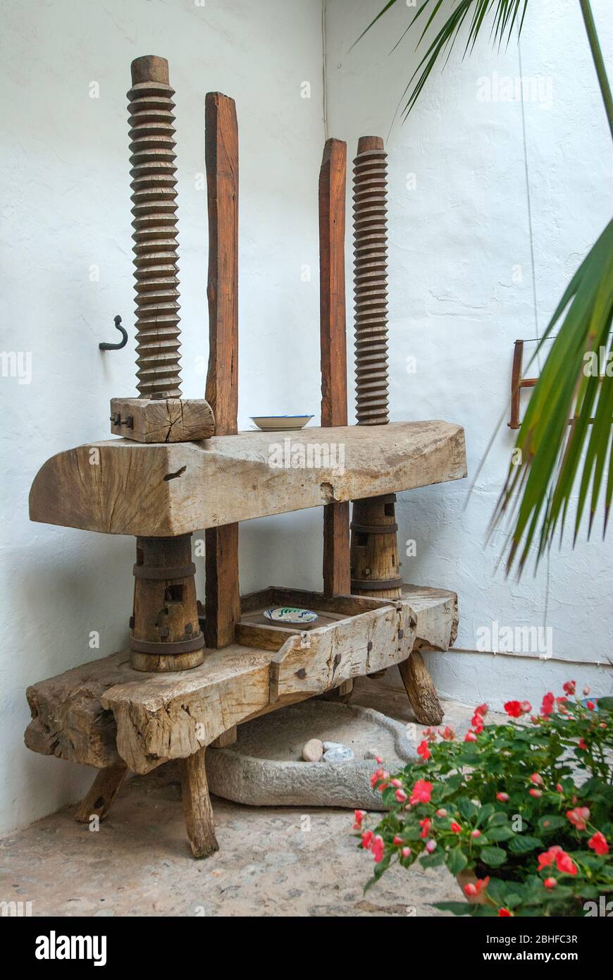 Antique olive press hi-res stock photography and images - Alamy