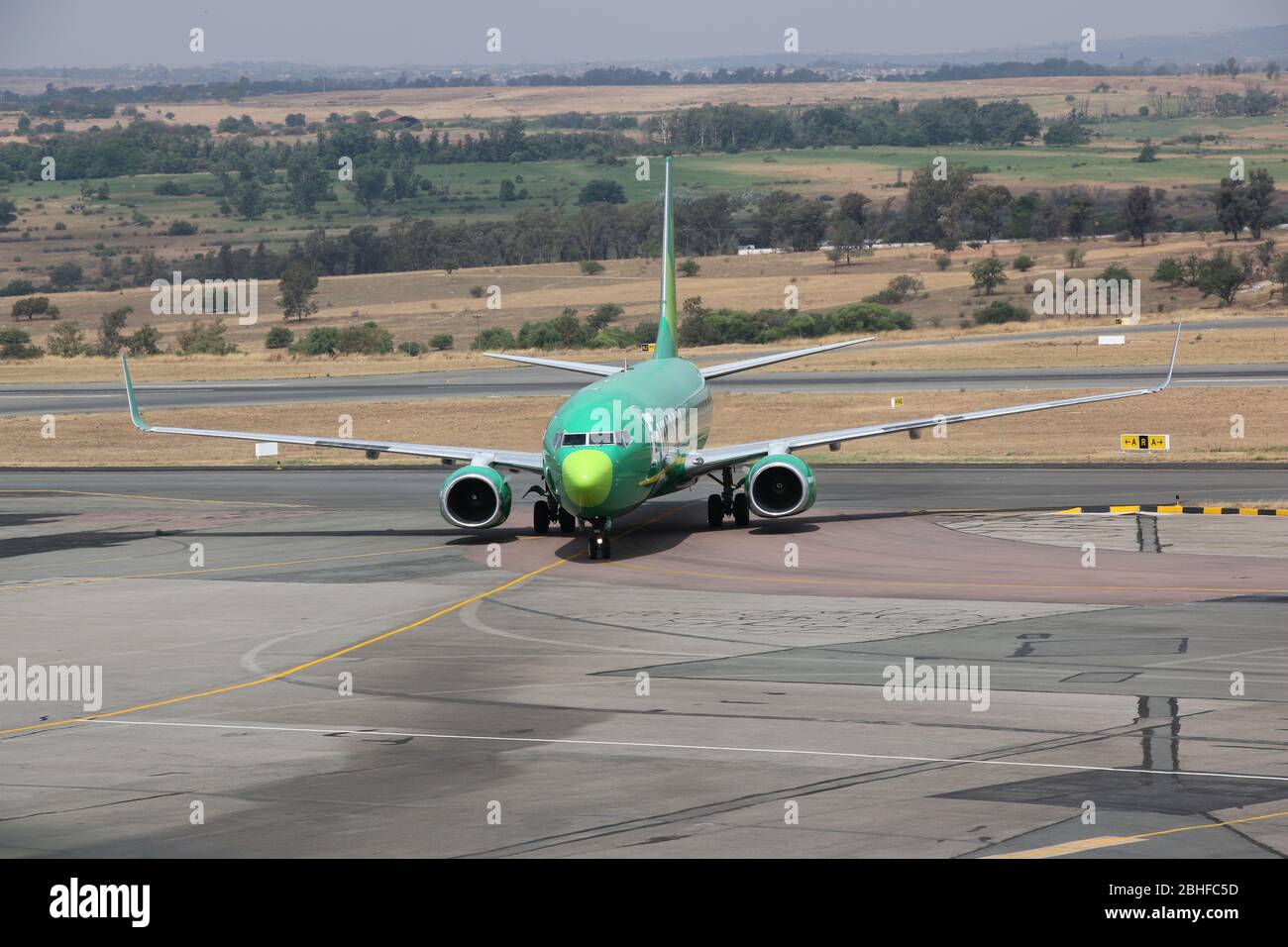 Kulula airplane hi-res stock photography and images - Alamy
