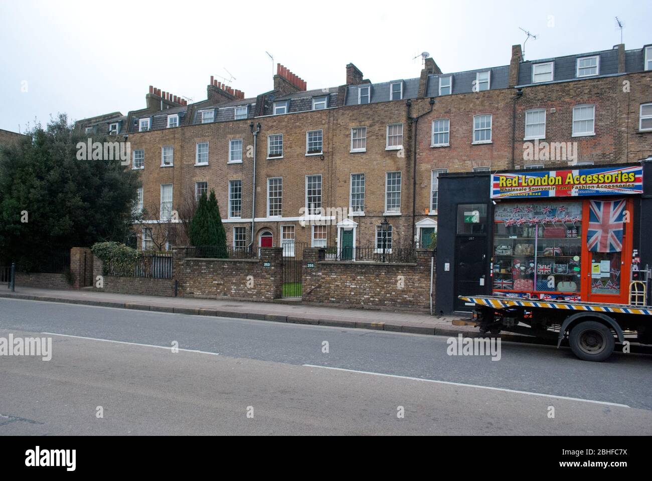 Haggerston london houses hi-res stock photography and images - Alamy