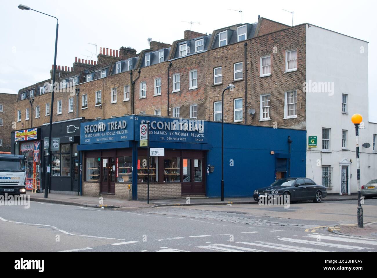 Haggerston london houses hi-res stock photography and images - Alamy