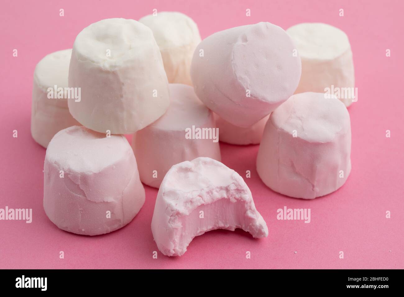 Marshmallow sweets hi-res stock photography and images - Alamy