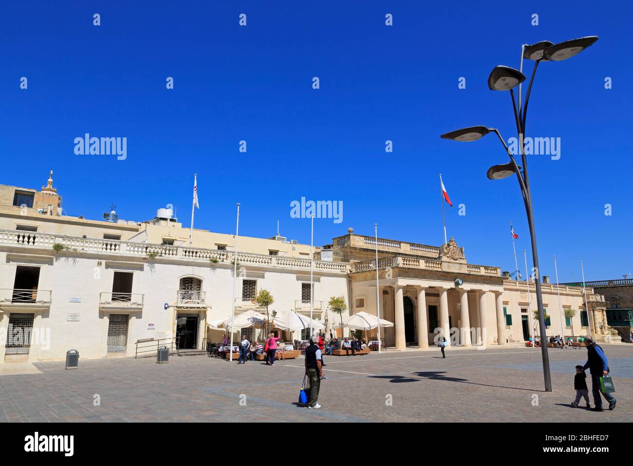 Malta valletta st georges square hi-res stock photography and images ...