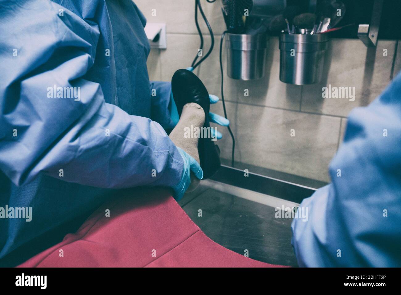 Corpse in casket hi-res stock photography and images - Alamy