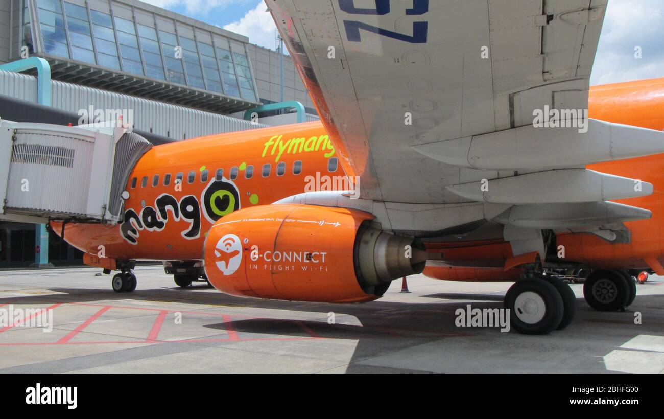 Mango airlines airplane hi-res stock photography and images - Alamy