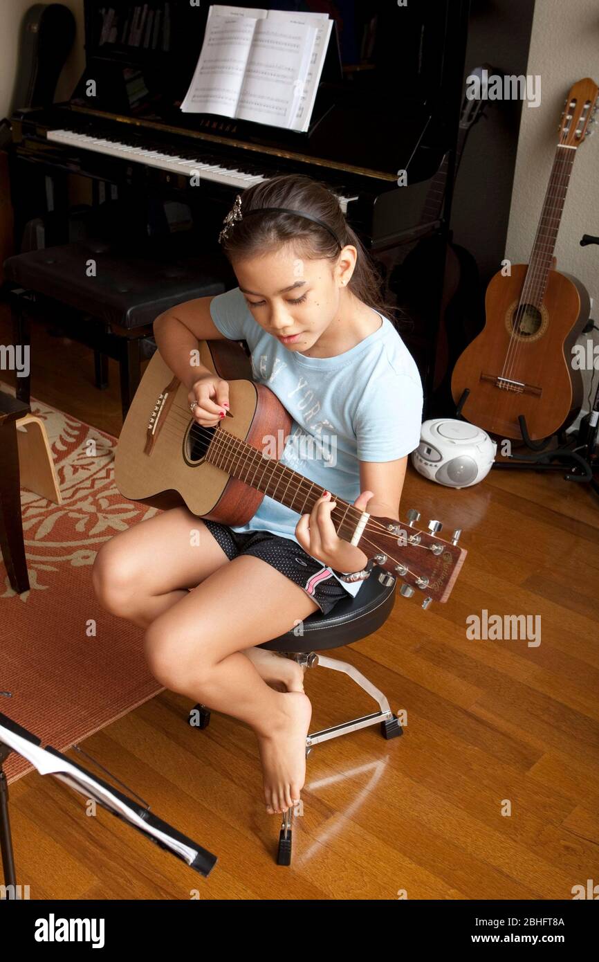 Austin Texas Usa 2012 10 Year Old Japanese American Girl Practices