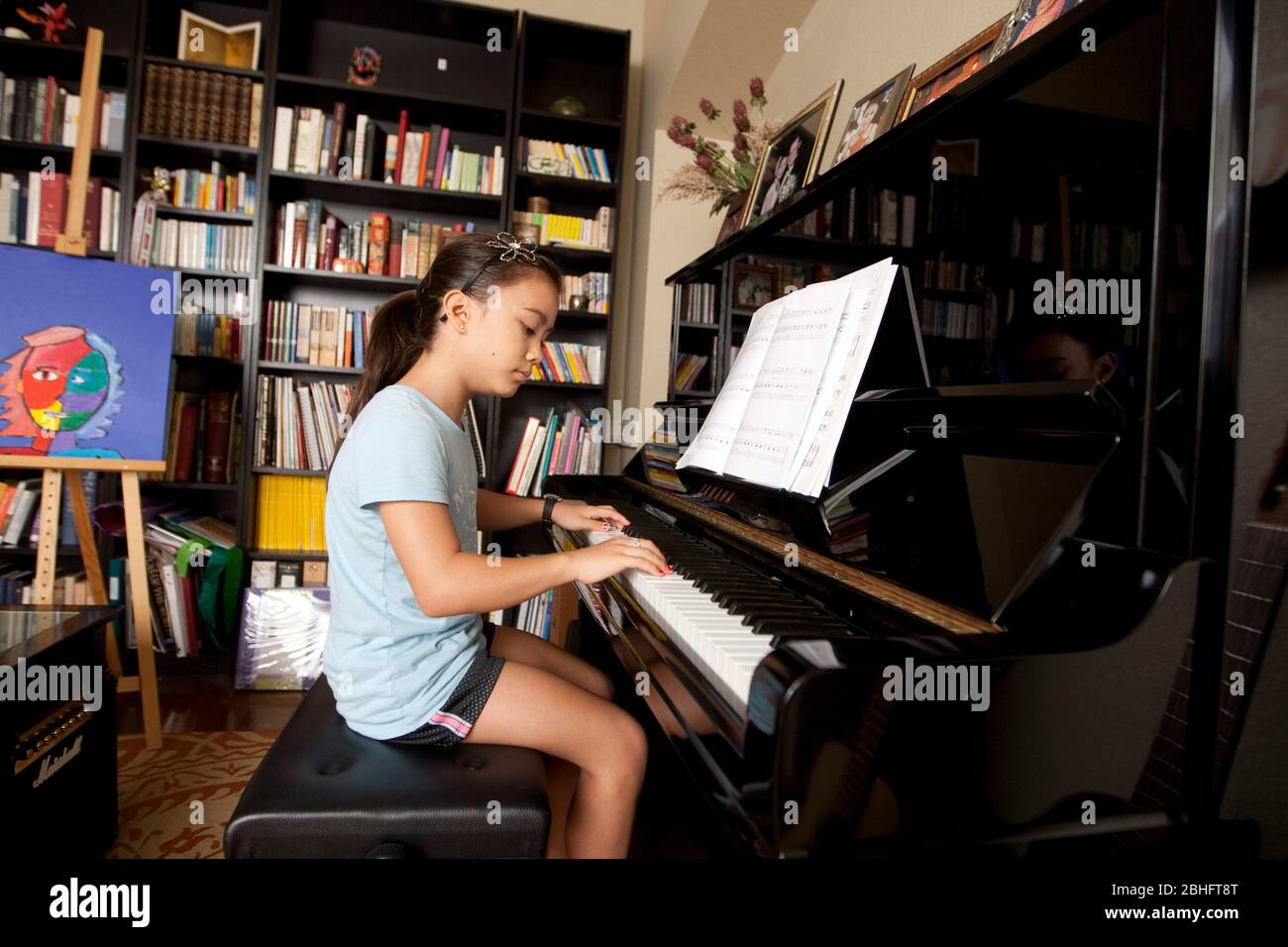 Austin Texas Usa 2012 10 Year Old Japanese American Girl Practices
