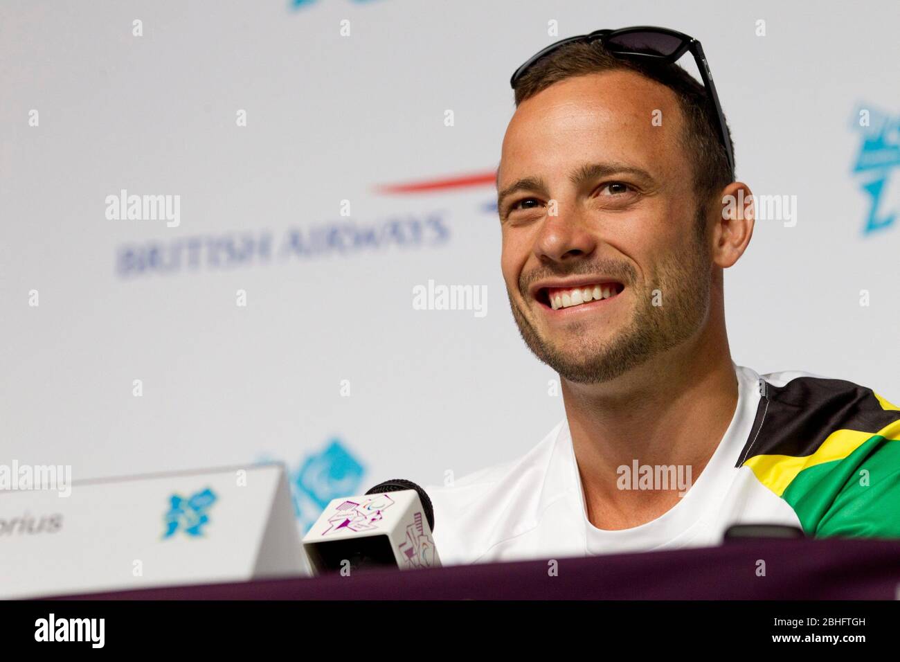 100 meters olympics hi-res stock photography and images - Alamy