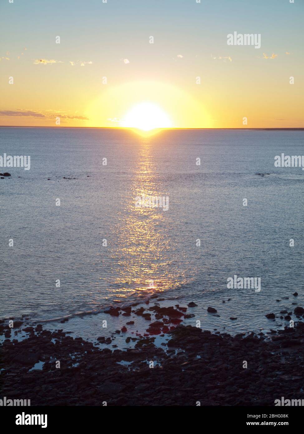 Sunrise over the Indian Ocean, Pender Bay, Dampier Peninsula, Western ...