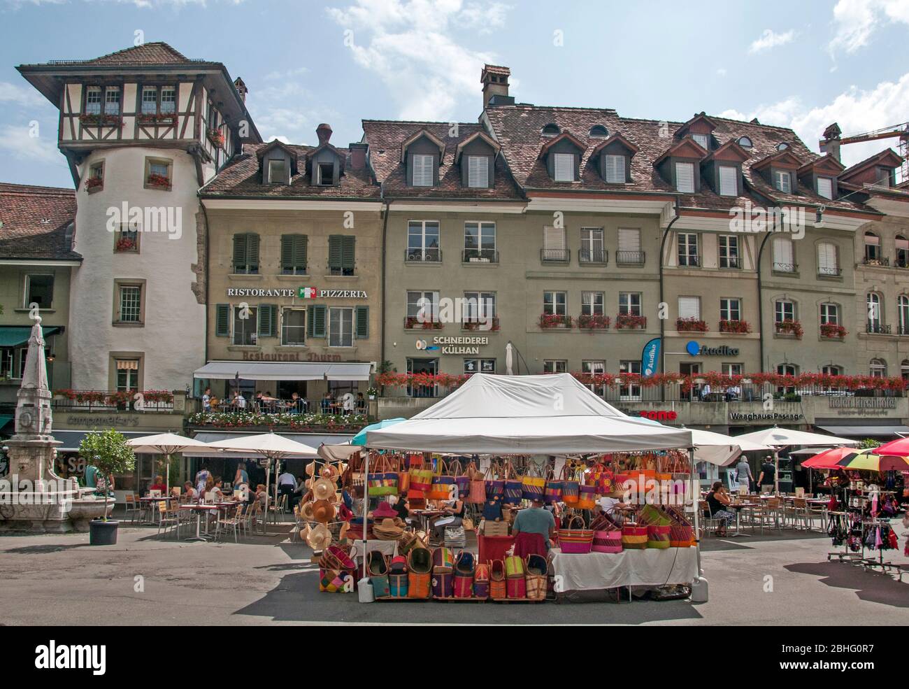 Weekly market in the old quarter of Berne, the Swiss federal capital ...