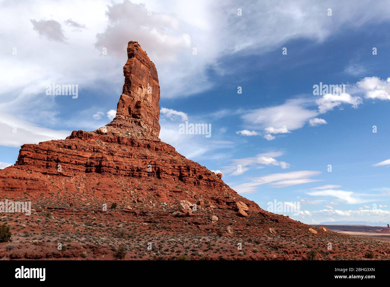 UT00524-00...UTAH - Castle Butte in The Valley Of The Gods in San Juan ...