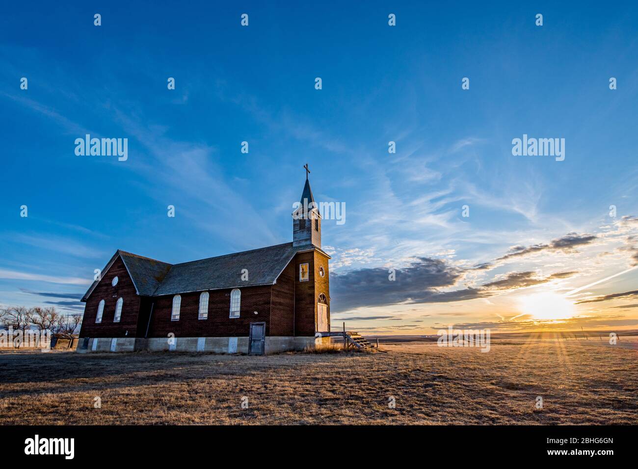 Old country church in saskatchewan hi-res stock photography and images ...