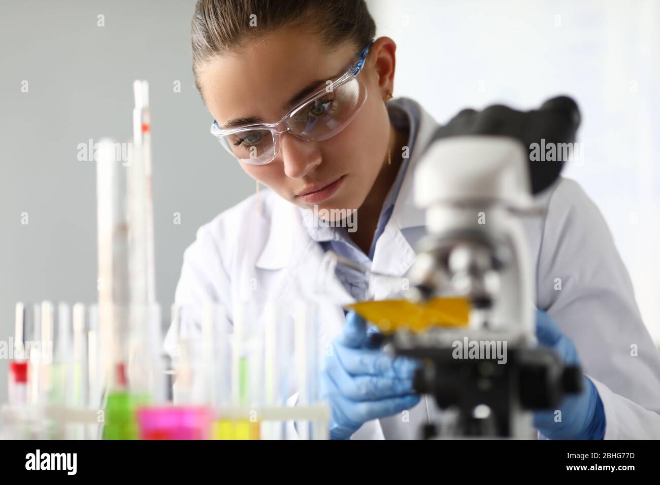 Lab researcher portrait hi-res stock photography and images - Alamy