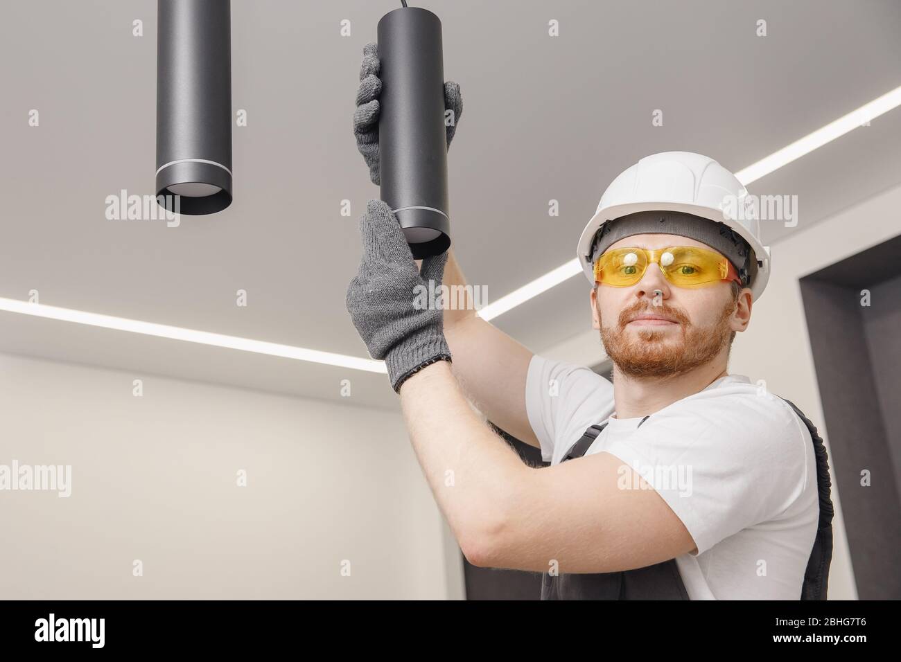 Repairing light fixtures hi-res stock photography and images - Alamy