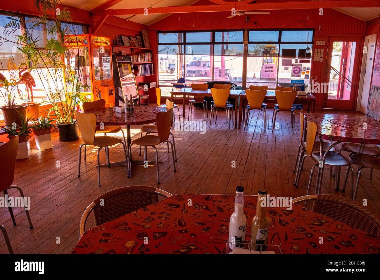 Pink Roadhouse Oodnadatta, grocery store in the middle of desert ...