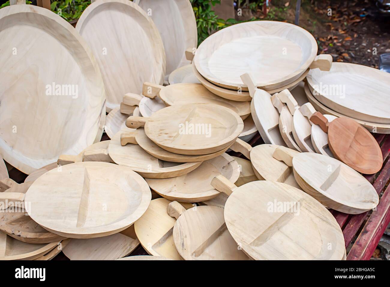 Put on plates hi-res stock photography and images - Alamy