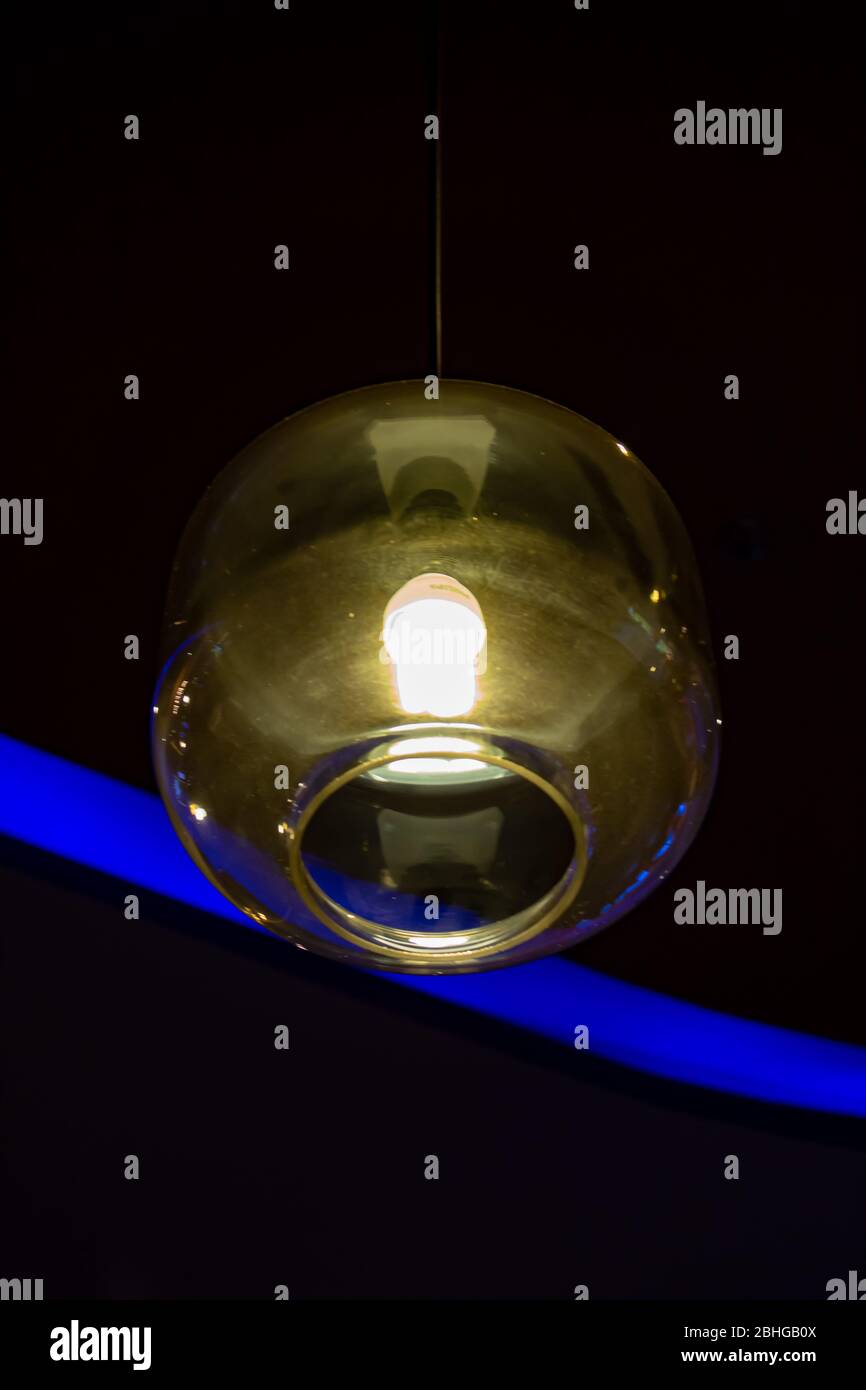 Street light round top hi-res stock photography and images - Alamy