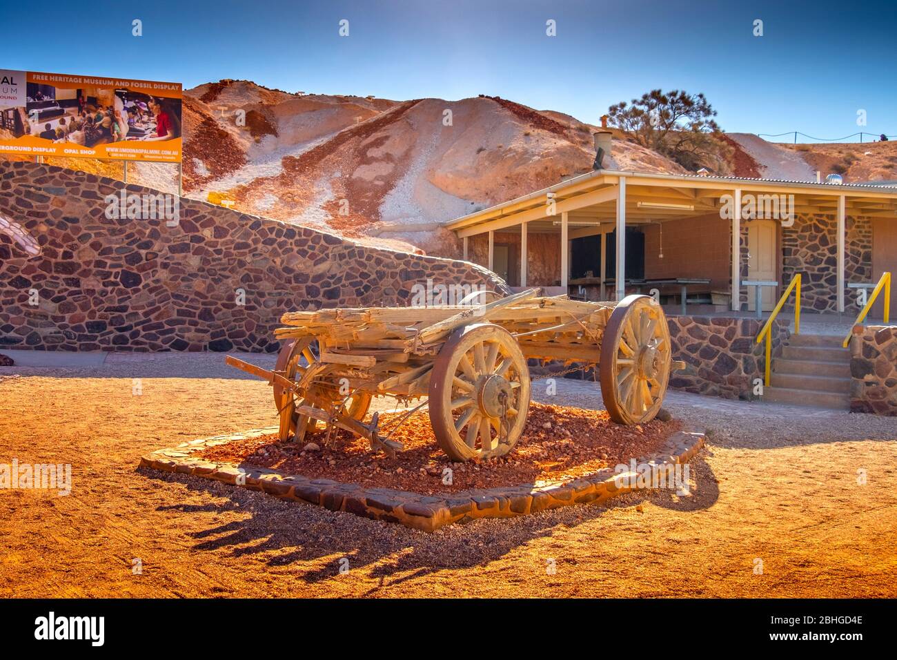 Cooper pedy underground hi-res stock photography and images - Alamy
