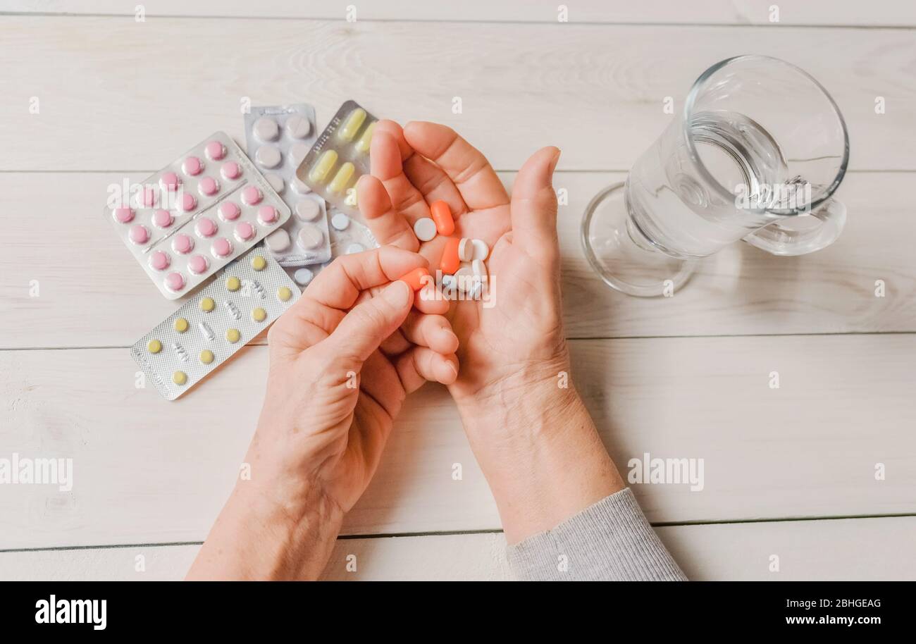 Drugs on the table hi-res stock photography and images - Alamy