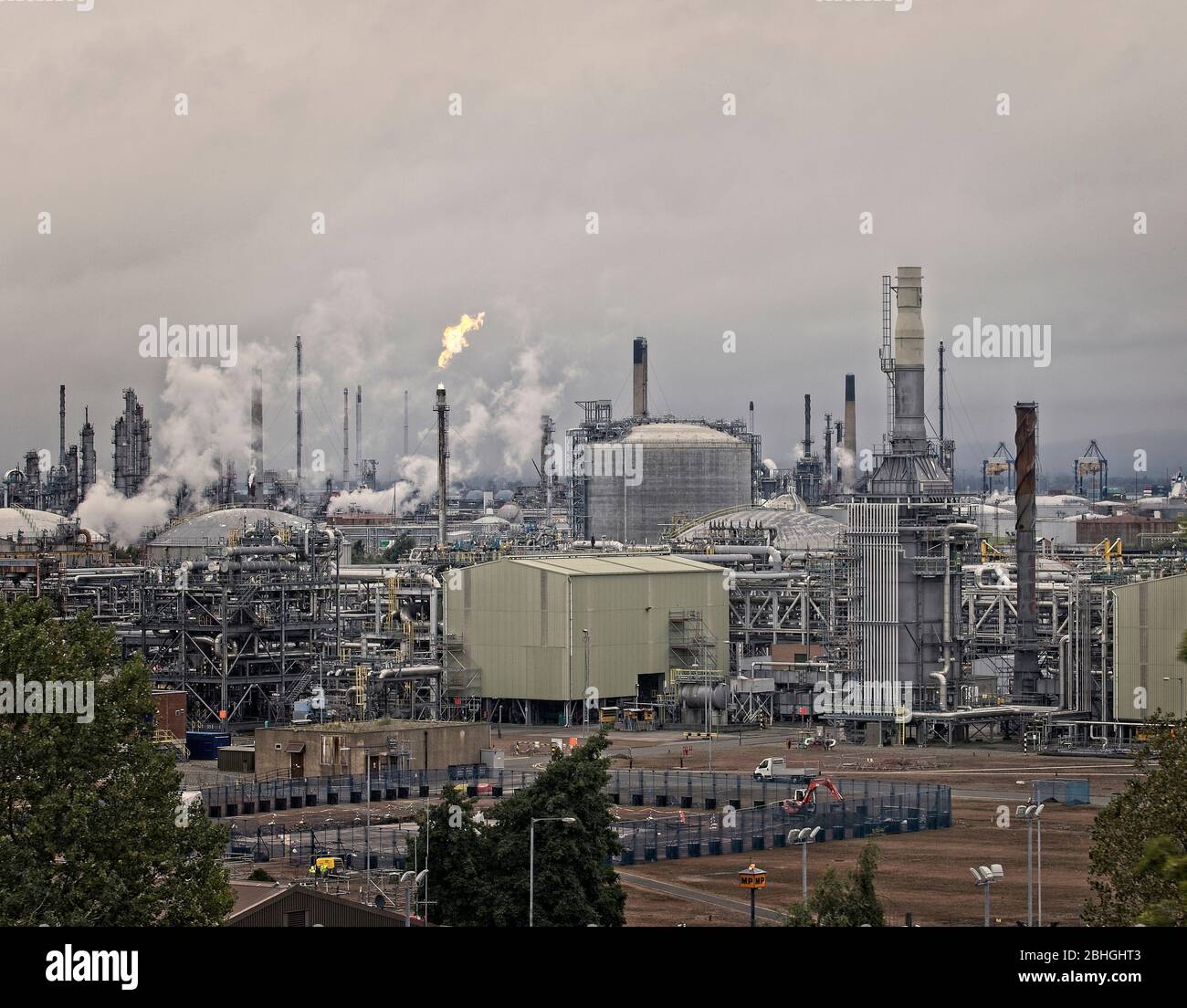 Oil refinery complex at Grangemouth, Stirlingshire, Scotland, UK Stock ...