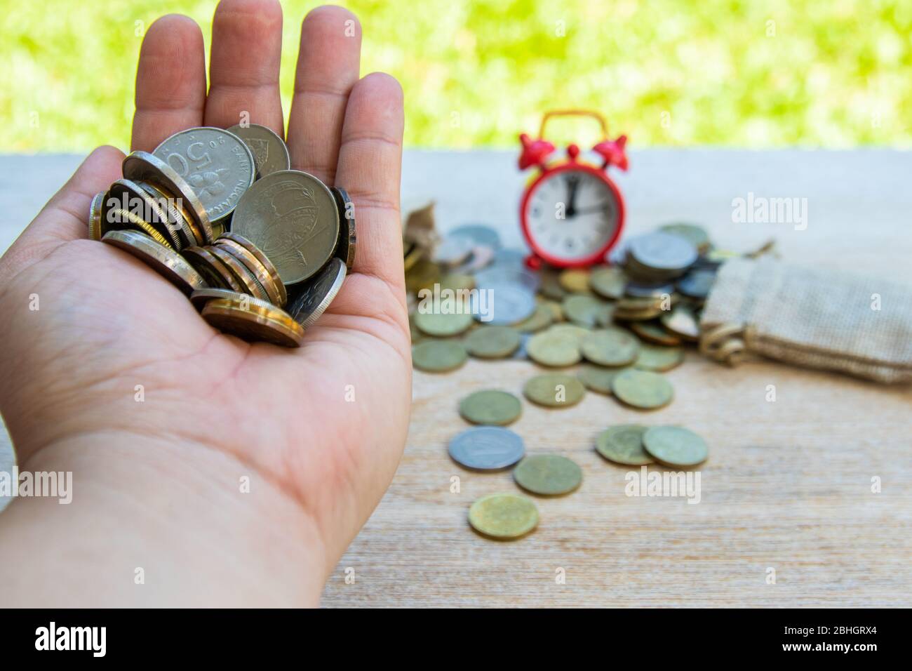 Cartoon old man treasure hi-res stock photography and images - Alamy